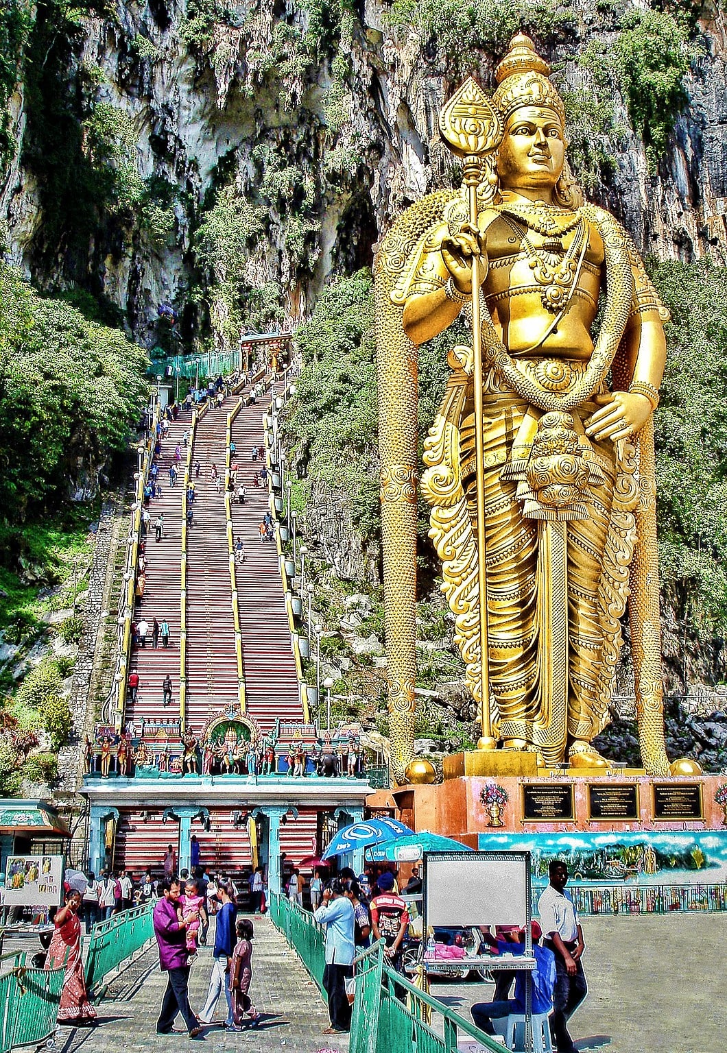 Top 20 Most Famous Tourist Places to Visit in Malaysia - Aha Holidays